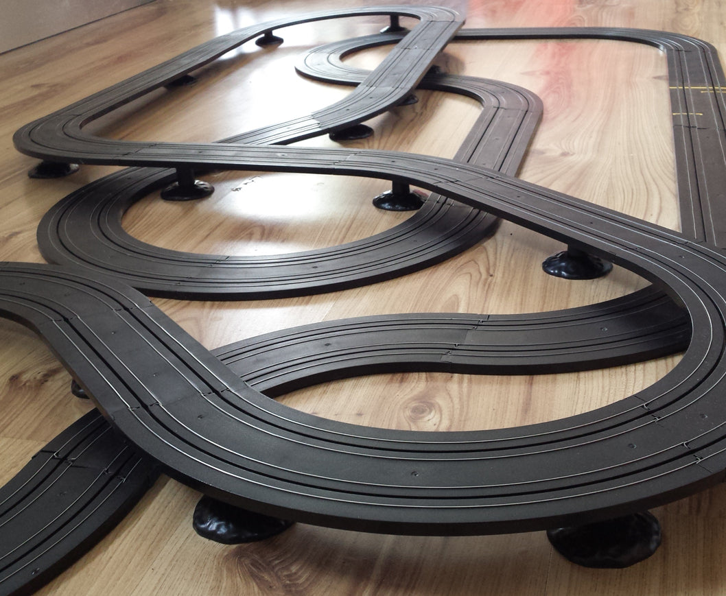 Micro Scalextric 1:64 Track Layout FITS UNDER A BED – Action Slot Racing